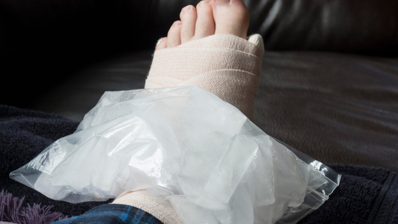 Foot Sprain 101: Causes, Symptoms, and the Fastest Way to Recover ...